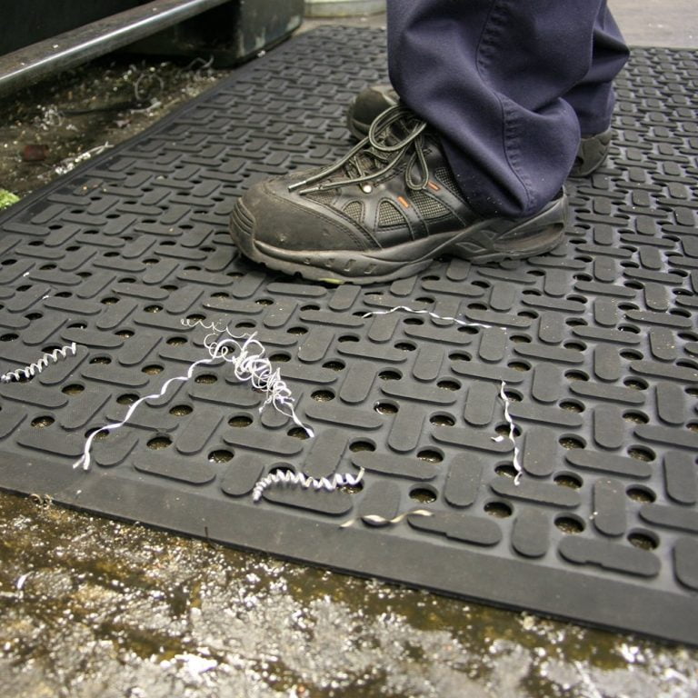 Oil and Grease Resistant Anti Fatigue Mats | COBA